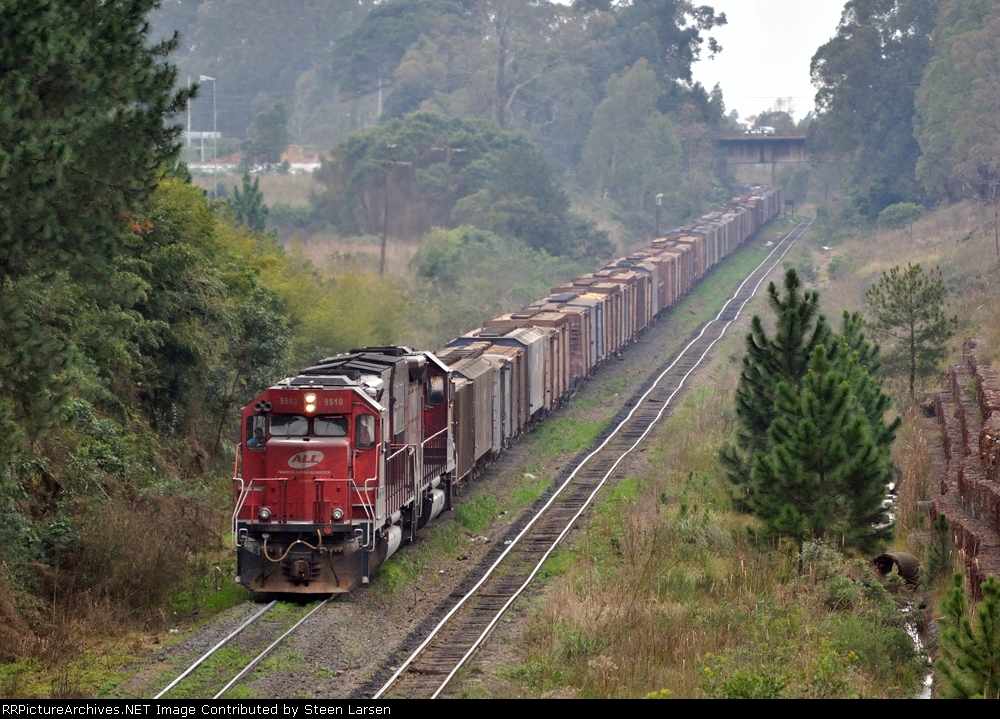 ALL 9510 (SD40T-2) and 9522 (SD40T-2) Araucaria 2010